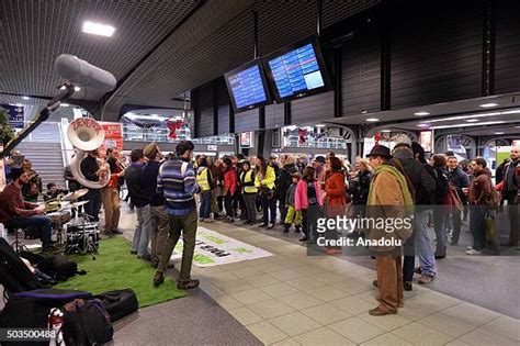 Bruxelles Midi Brussel Zuid Railway Station Photos And Premium High Res