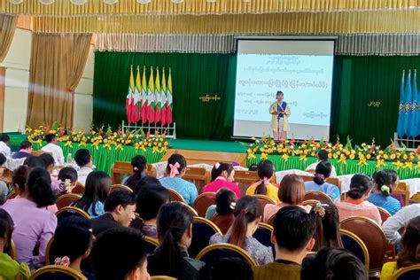 မကွေးတိုင်းဒေသကြီးအစိုးရအဖွဲ့ဝင် လူမှုရေးရာဝန်ကြီး ဦးဝင်းရဲထွန်း ရေနံခ