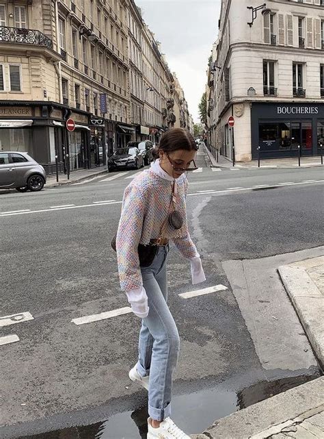Emma Chamberlain Clothes Fashion Style