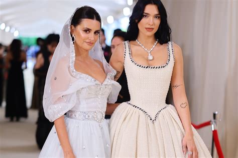 Met Gala Tous Les Looks De Stars Du Tapis Rouge Vogue France