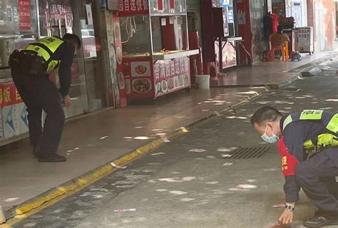 光明男子不慎撒下“钞票雨”，巡防队员捡回“完璧归赵”