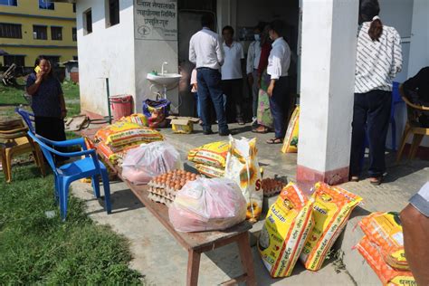क्षयरोग बिरामीहरुलाई चामल दाल तेल लगायत अन्य पौष्टिक आहार वितरण