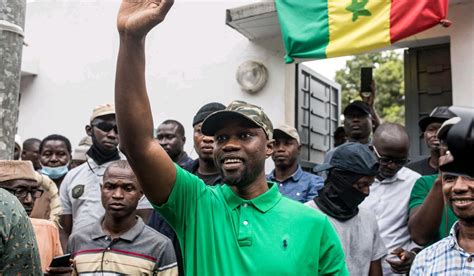 PRÉSIDENTIELLE AU SÉNÉGAL L opposant Ousmane Sonko pose le premier pas DUCOIN INFOS