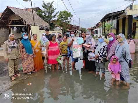 Tanggap Banjir Smuntang Bantu Kebutuhan Warga Terdampak Banjir