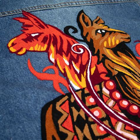 Llama Casaca Denim Para Hombre Con Bordado Artesanal Looch Azul