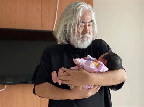 杜星霖发长文表白69岁张纪中，爱他可以忽略年龄，给老公打100分！儿子