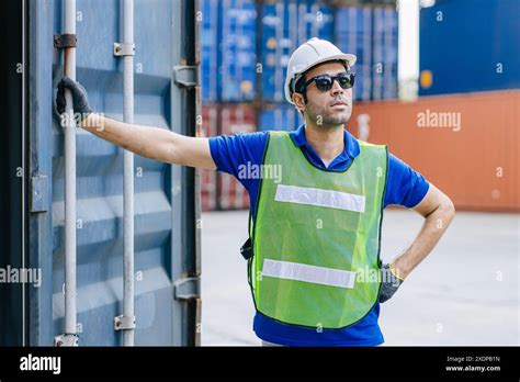 Port Authority Team Standing Security Cargo Goods Container Cabinet For Safety Protect Cargo In