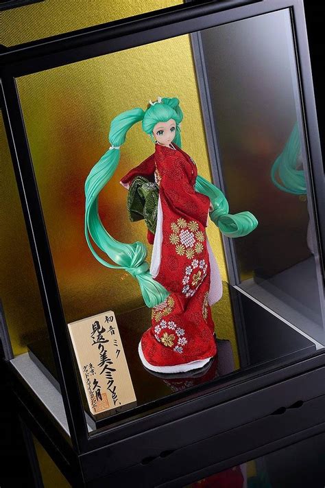 Hatsune Miku Beauty Looking Back Miku Ver With Glass Case 17