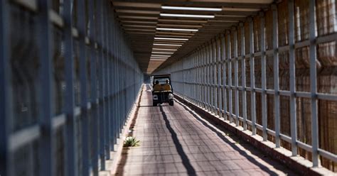 Israel Will Close The Erez Border Crossing After Several Rocket Attacks