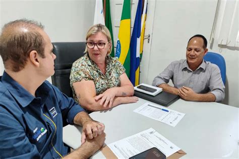 Deputado Alan Queiroz Entrega Van Adaptada Para Transporte De Pacientes