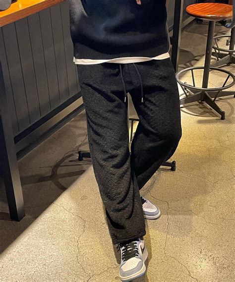 누아르 Benny Bendable Bookle Pants 따뜻하게 착용이 가능한 와이드 기모팬츠