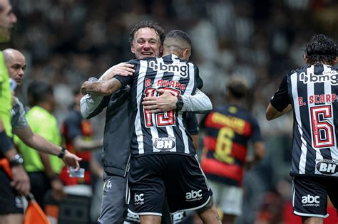 Comandado Por Milito Atlético Faz Melhor Mês De Abril Em Mais De 10 Anos