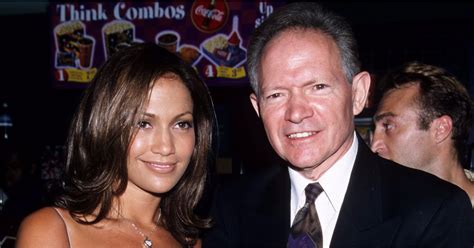 Who Is Jennifer Lopezs Dad Popsugar Latina