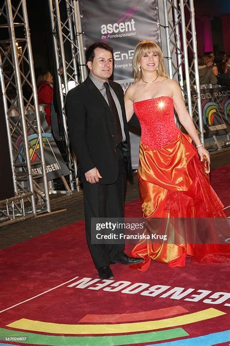 Sängerin Deborah Sasson Und Freund Dieter Tings Bei Der Verleihung