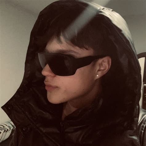 Simon Osorio Simonosorio333 Snapchat Stories Spotlight And Lenses