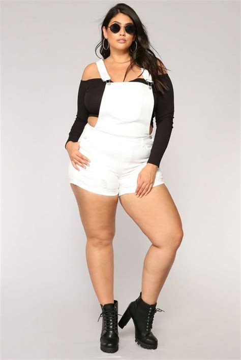 Best Plus Size Posing Images On Pinterest Curvy Women Curves And Plus Size Fashion
