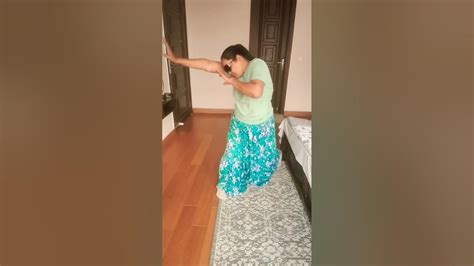 Teri Aankhon Ka Andaaz Kahta Hai Tu Pyar Mujhse Hi Karta Haidance