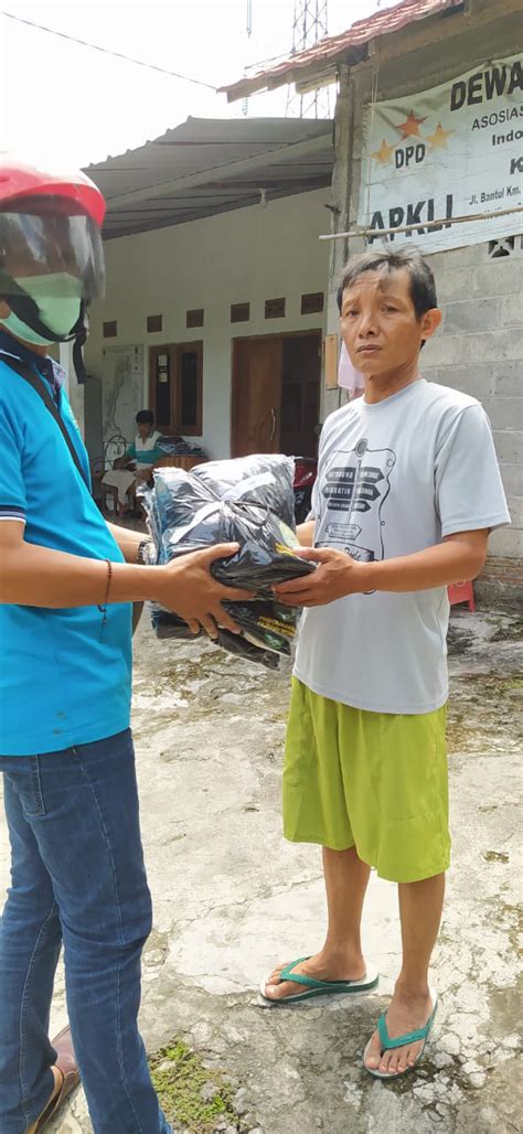 Penerimaan Bantuan Jas Untuk Rois Dan Marbot Masjid