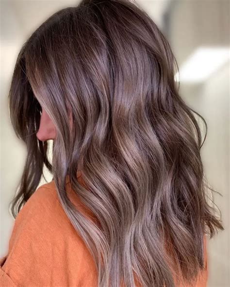 Attention Brunettes Ash Brown Hair Is The Hairstyle Trend For 2023