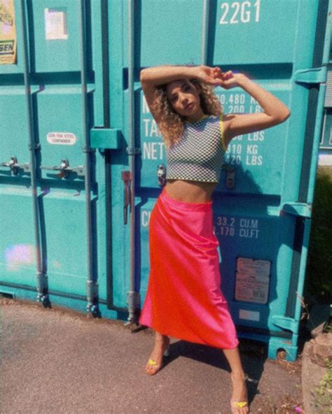 Isabelle Geiss Feet 10 Photos Sexy Feets Celeb Feets