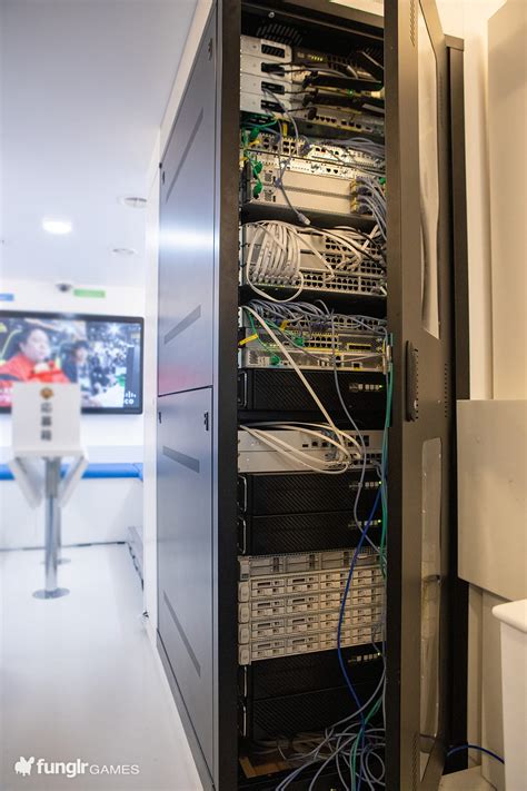 シスコシステムズにインタビュー第2回YUBIWAZA CUPにブース出展してたCISCOのブースで次世代高速無線Wi Fi 6 IEEE802 11ax 体験取材 Saiga NAK