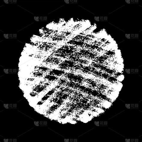 用粉笔潦草地画出字迹。素材 花瓣网