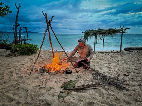 Top 3 Items To Take To A Deserted Island And Survive