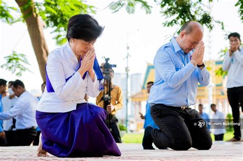 ស ស យ ក ប្រារព្ធពិធីថ្វាយព្រះពរព្រះរាជពិធីបុណ្យចម្រើនព្រះជន្មាយុ សម្តេចព្រះបរមនាថ នរោត្តម សីហមុនី