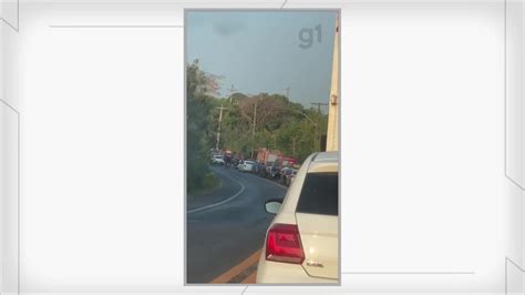 Homem Morre Após Carro Colidir Com Moto Bater Em Poste E Capotar Na Br