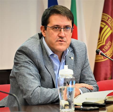 УНСС Дискусия на тема „Да публикувам ли и къде“ с лектор проф д р