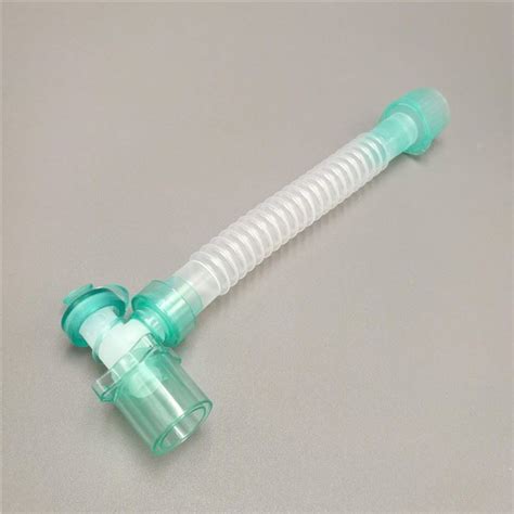 Персонализиран гофриран катетър за монтиране с колянов конектор Производители доставчици