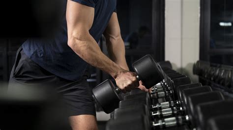 Упражнения с гантелями дома комплекс на все тело для мужчин и женщин в домашних условиях 25