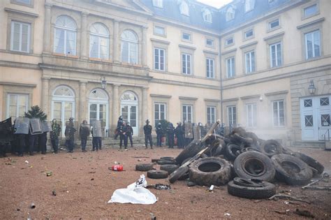 Un an après l incendie de la préfecture du Puy en Velay
