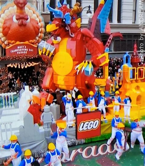 Lego Float Macys Parade 21 Lego Christmas Thanksgiving Day Parade Parade Float