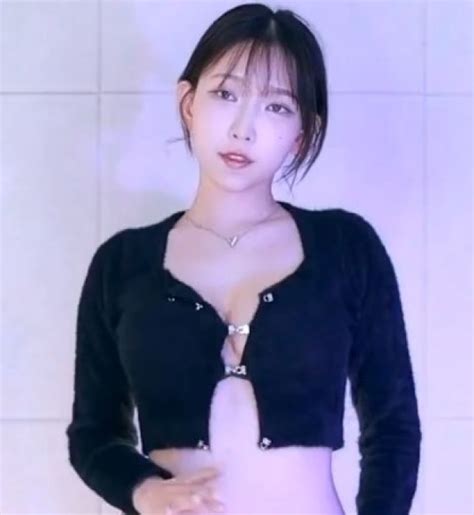 이지각 팬티급 돌핀팬츠 입고 트월킹 추는 야꼽 엉밑살 안구정화 카지노다이소