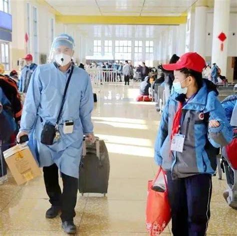 喀什火车站“绿色通道”助力学生安全快速返校！客流高峰进行