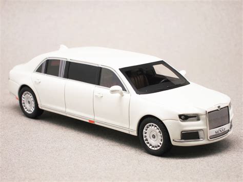 Aurus Senat White Schuco 143 Minicarweb