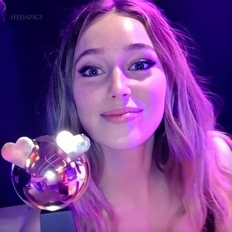 Pin De Annalilidebera En All Lexa Y Clarke Alicia Clark