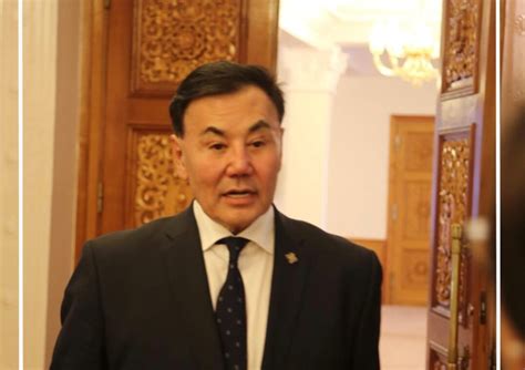 Б Баттөмөр гишүүний зовхи нь өөдөө л явна даа Tac Mn