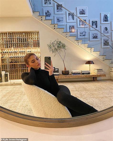 Hollywood At Home Stars Show Off Their Enviable Mansions Daily Mail
