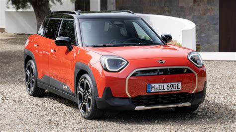 Mini Aceman Ev Debuts Up To 406km Range 95kw Dc Charging 2 Variants