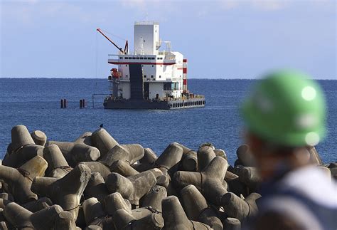 Планът на Япония за изхвърляне в океана на замърсена вода от АЕЦ „Фукушима“ среща съпротива дори