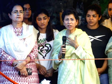 Congress Leaders Kumari Selja And Kiran Choudhary With Wrestlers