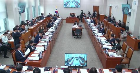 한일회담 성과 두고백기 투항 Vs 국익 확보