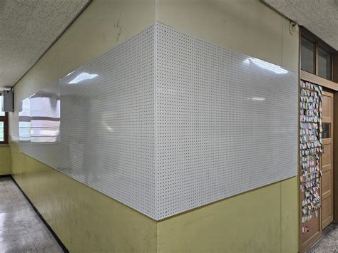 Gb 145 타공게시판 색상 백색 타공 게시판 다산교구 유리칠판 타공판 전문 제조 설치 30년