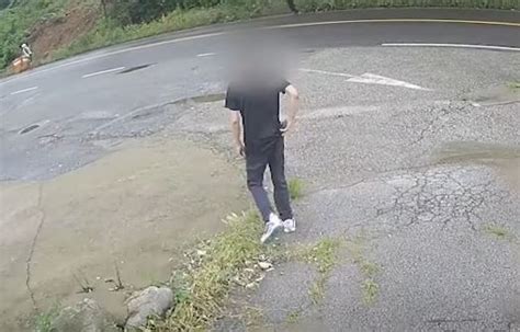 기가車 이 차는 이제 제 것주차된 공사 차량 타고 홀연히 사라진 남성