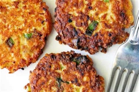 Tortitas De Coliflor Receta Fácil Y Sin Harinas Para Una Cena Ligera Recetuquis