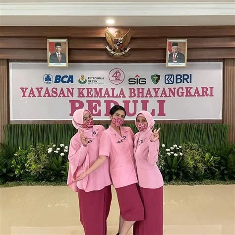 7 Potret Kadek Devie Ratu Ftv Kini Jadi Ibu Bhayangkari Anggun Dan Cantik Dengan Seragam Merah