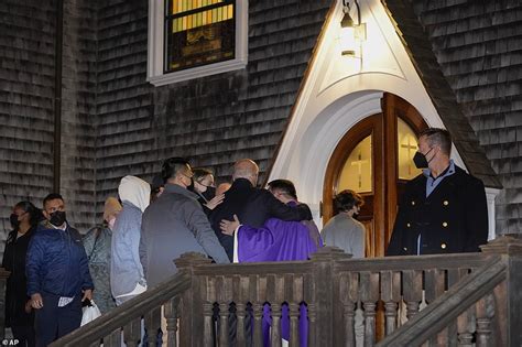 Biden Caught Shopping Indoors Without A Mask In Nantucket Despite