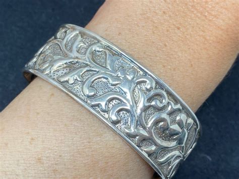 Vintage Silpada Sterling Silver Floral Cuff Bracelet Gem